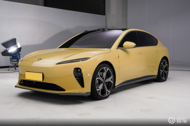 实拍蔚来ET5顶配，4.3秒破百，续航达700km_易车