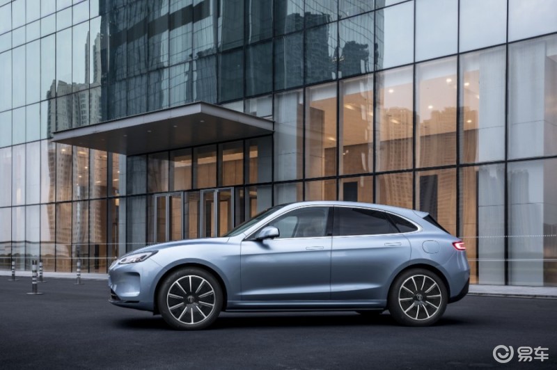 新增专属配色，有望9月上市，AITO问界M5EV官图发布_易车