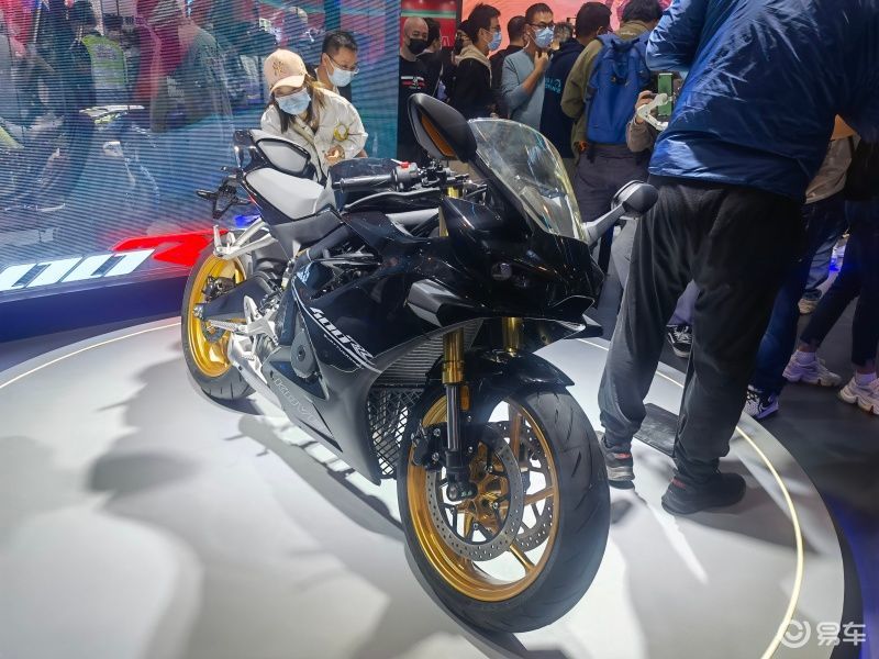 400cc四缸67匹马力凯越400RR准备迎战ZX-4R_易车