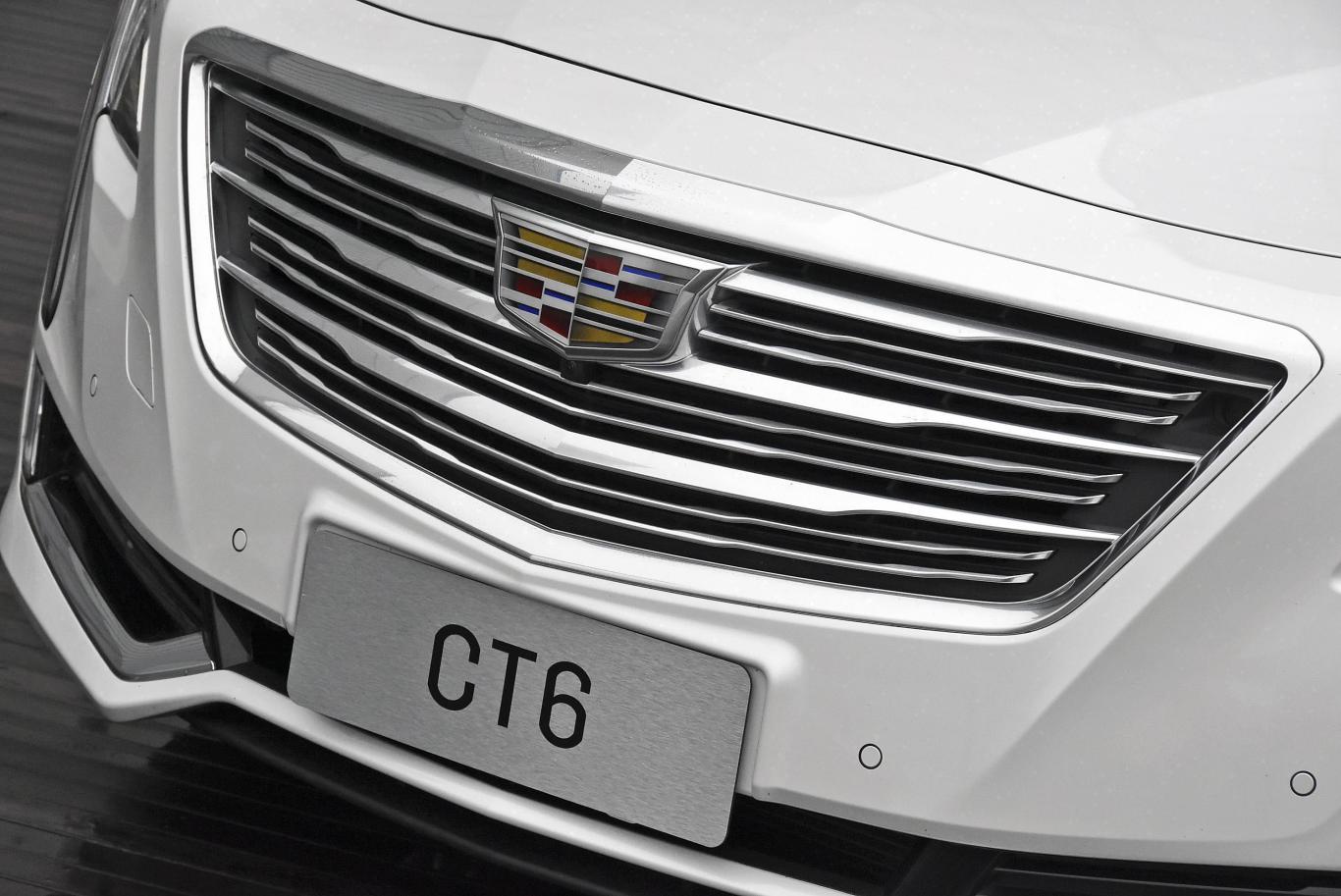 【凯迪拉克CT640T 铂金版前格栅侧俯拍图片-汽车图片大全】-易车