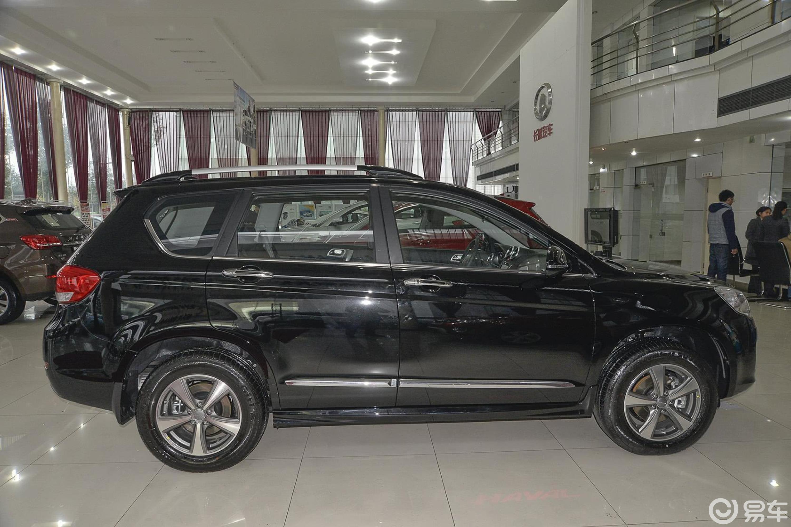 【哈弗H6升级版 1.5T 手动 两驱 精英型正侧车头向右水平图片-汽车图片大全】-易车