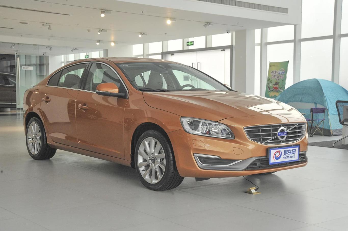 【沃尔沃S602.0T 手自一体 智行版侧前45度车头向右水平图片-汽车图片大全】-易车