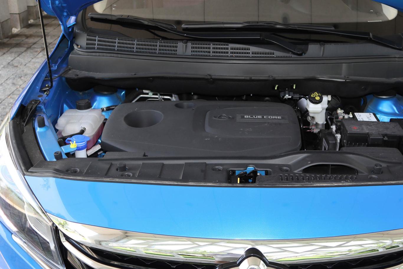 【长安欧尚A8001.5T 手动 豪享版 国V外观图片-汽车图片大全】-易车