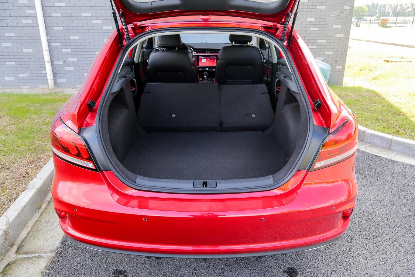 【MG620T 双离合 Trophy 尊享互联网版 国Ⅴ空间图片-汽车图片大全】-易车