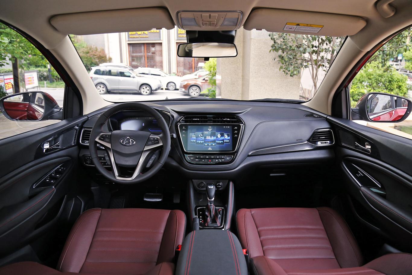 【长安欧尚A8001.5T 手自一体 智尊版内饰全景正拍图片-汽车图片大全】-易车