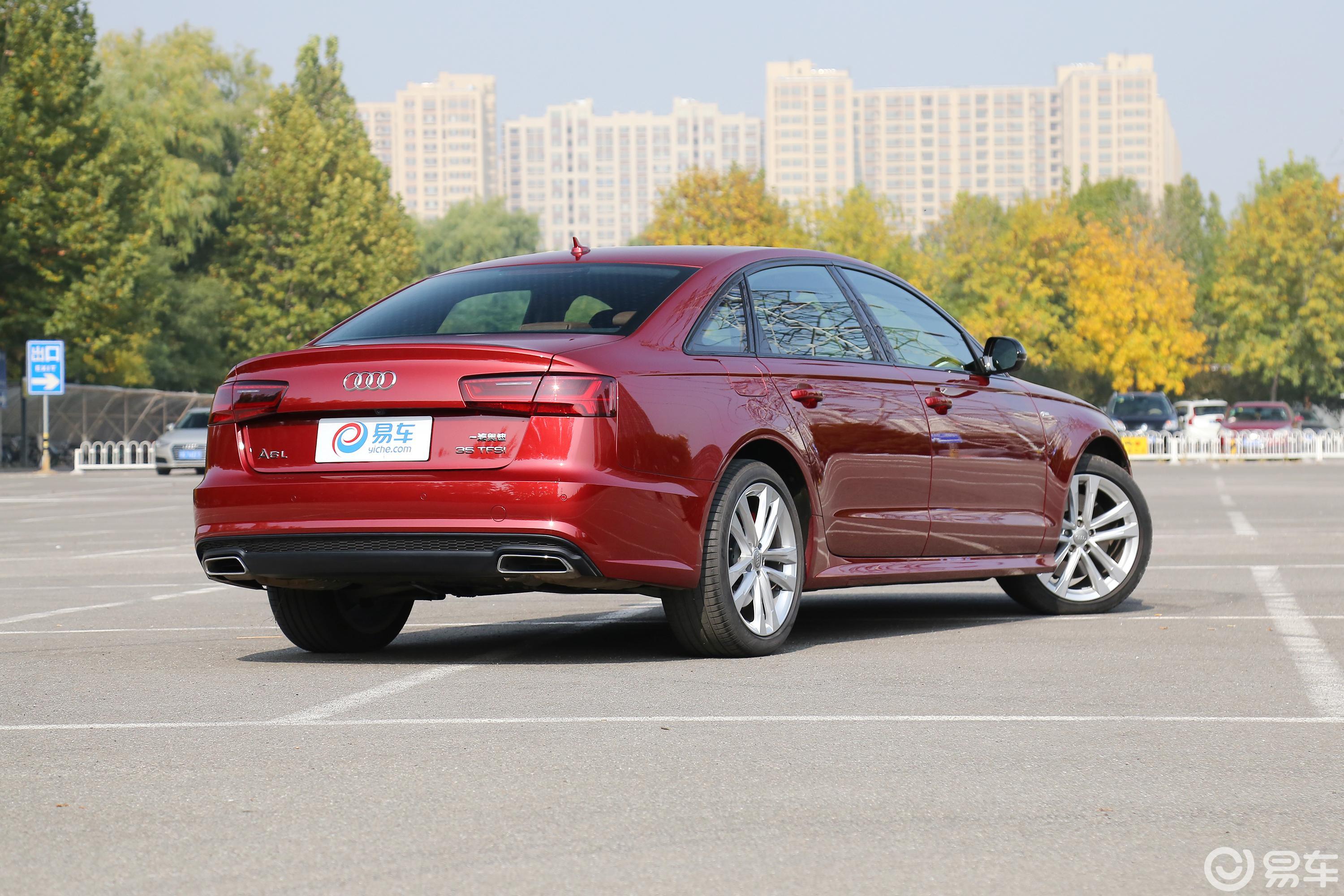 【奥迪A6L30周年纪念版 35 TFSI 运动版侧后45度车头向右水平图片-汽车图片大全】-易车