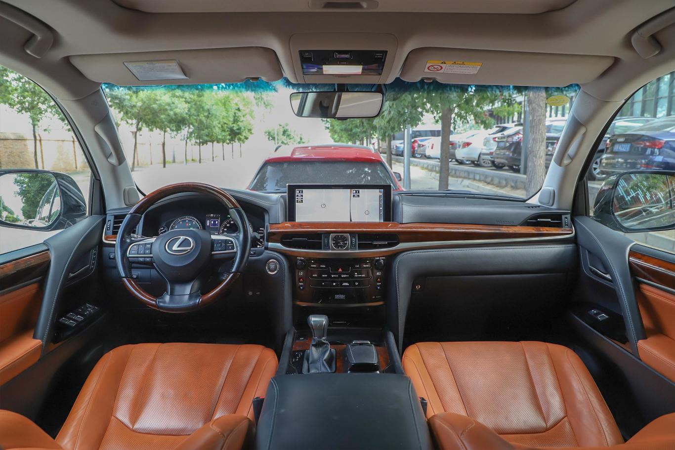 【雷克萨斯LX570 动感豪华版内饰全景正拍图片-汽车图片大全】-易车