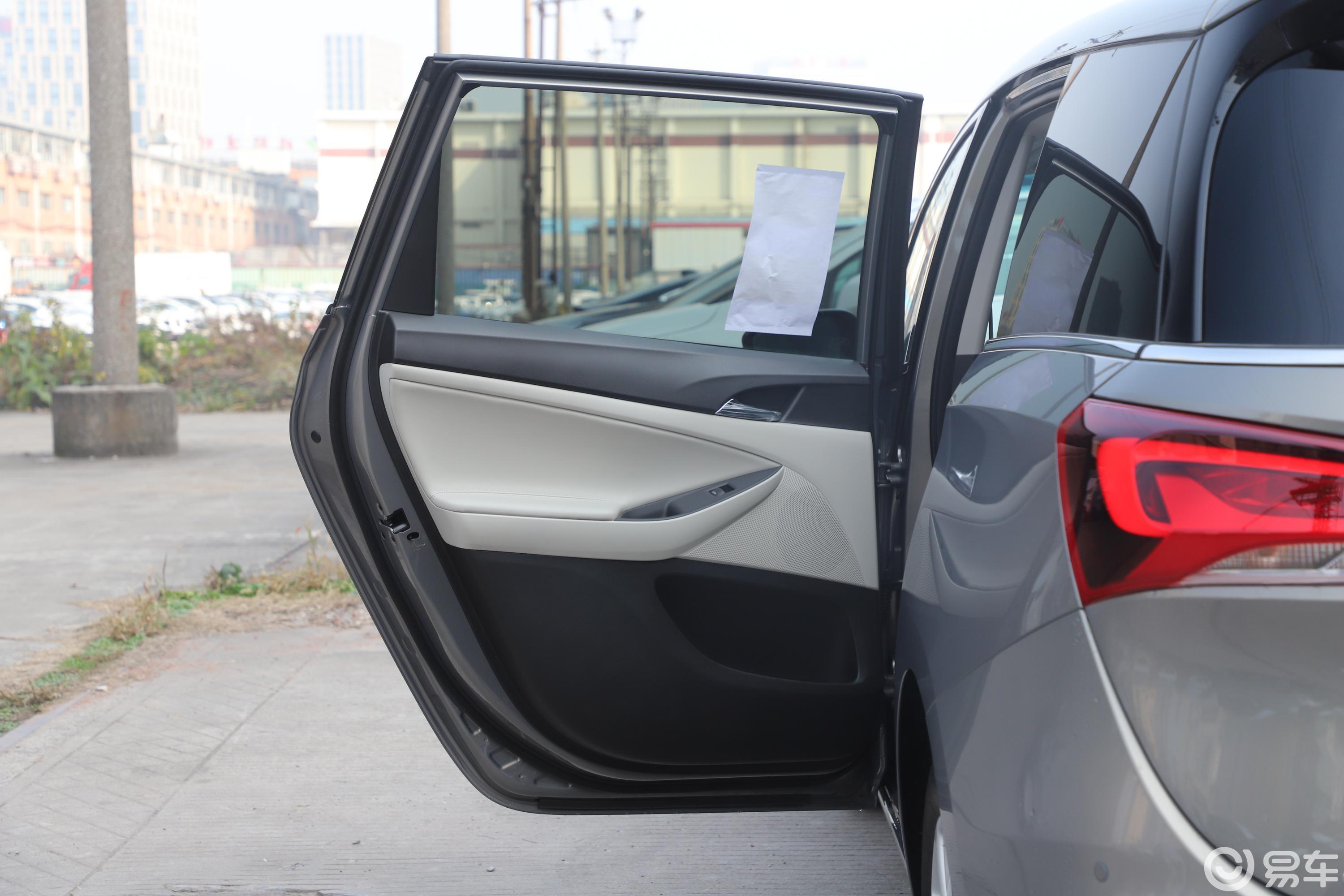 【别克GL618T 精英版 6座 国V驾驶员侧后车门图片-汽车图片大全】-易车