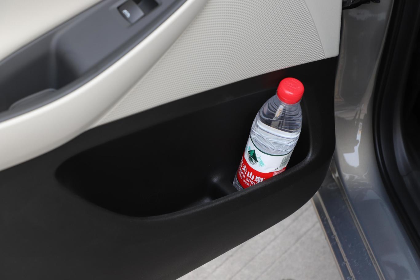 【别克GL618T 精英版 6座 国V空间图片-汽车图片大全】-易车