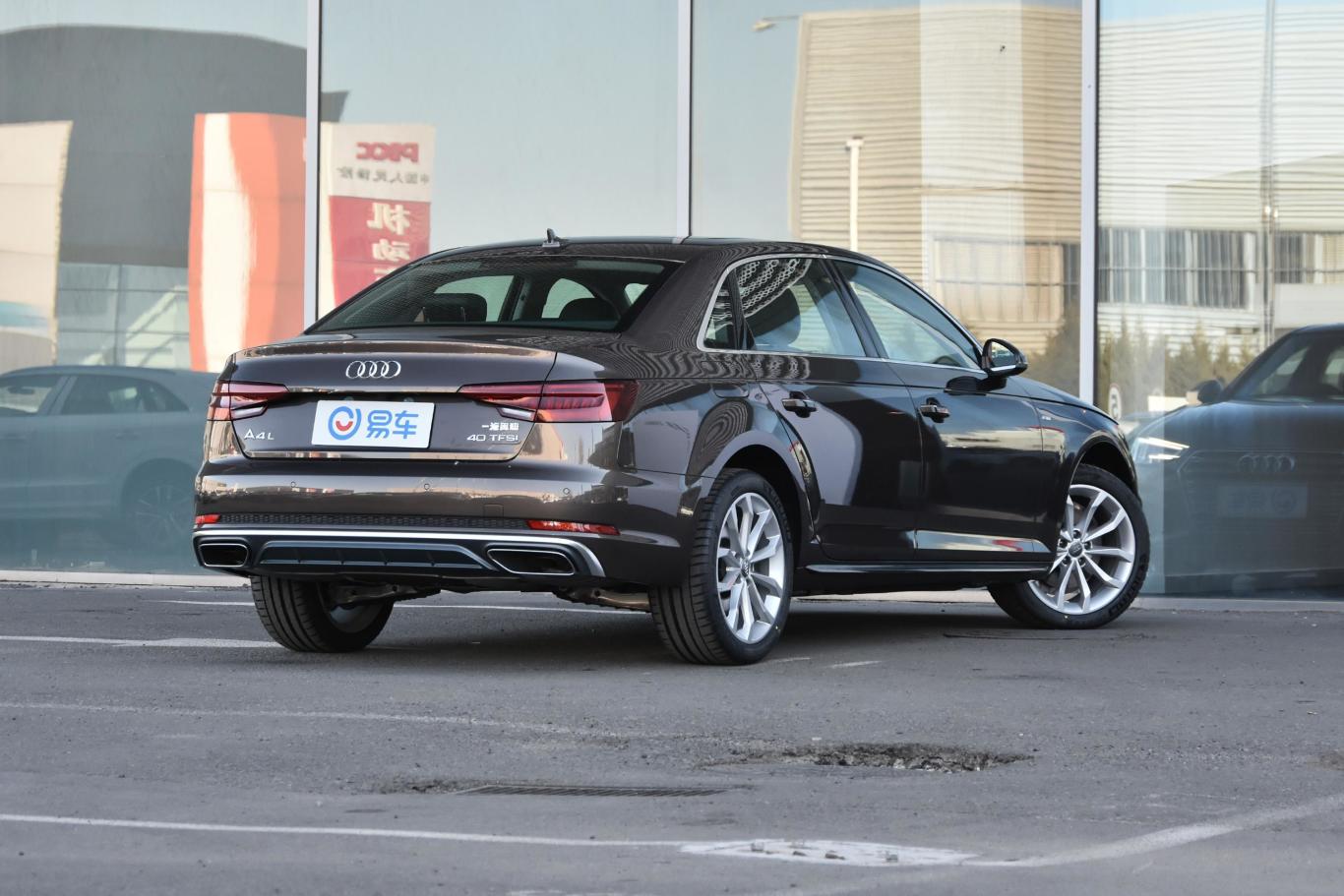 【奥迪A4L40 TFSI 运动版 国V侧后45度车头向右水平图片-汽车图片大全】-易车