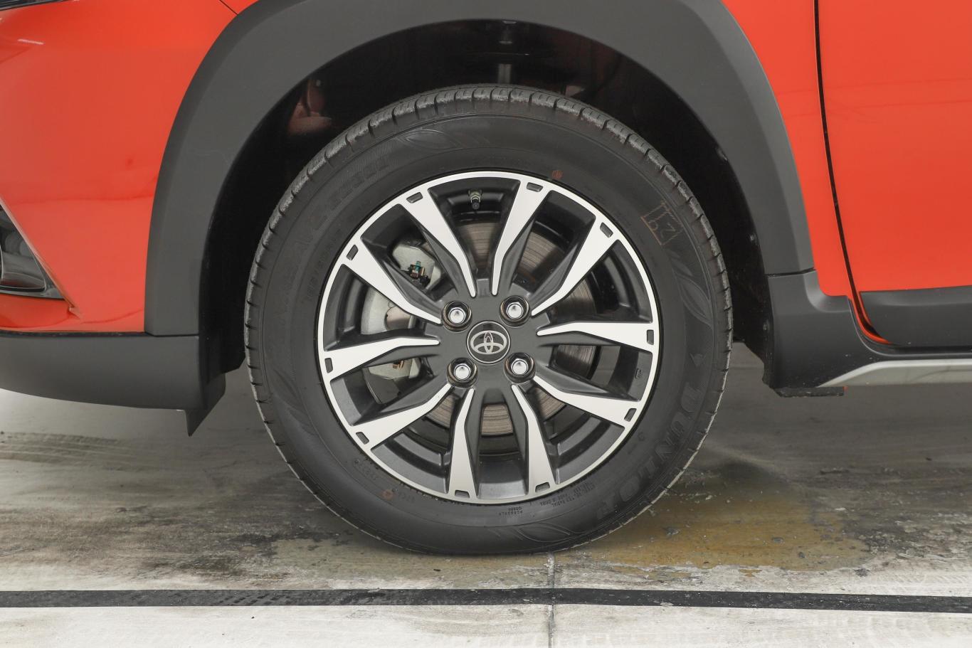 【YARiS L 致炫致炫X 1.5L CVT 尊贵版前轮毂造型图片-汽车图片大全】-易车