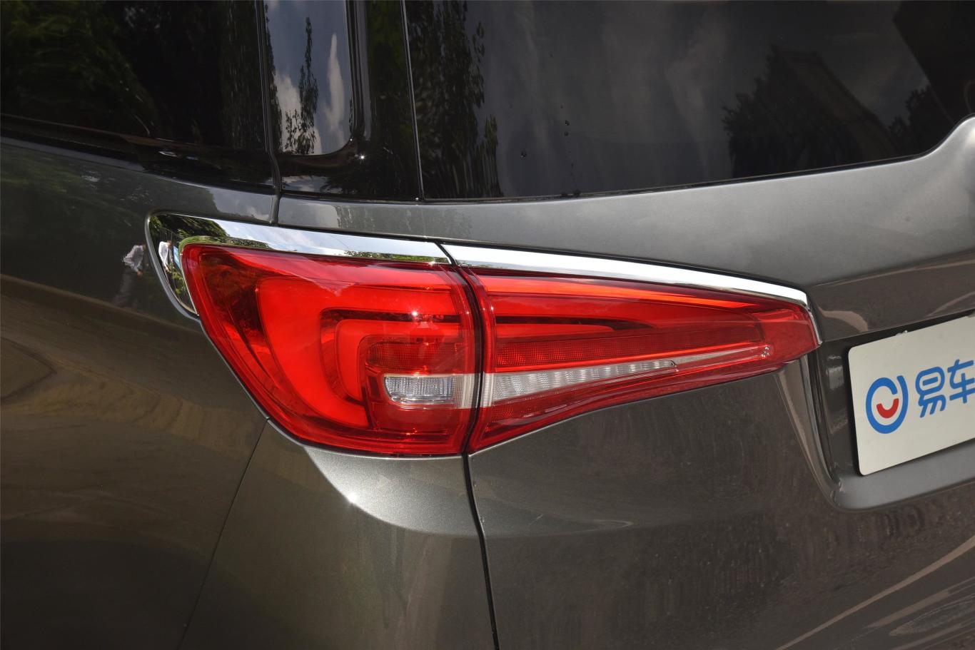 【别克GL8ES 28T 豪华版 国VI尾灯侧45度俯拍图片-汽车图片大全】-易车