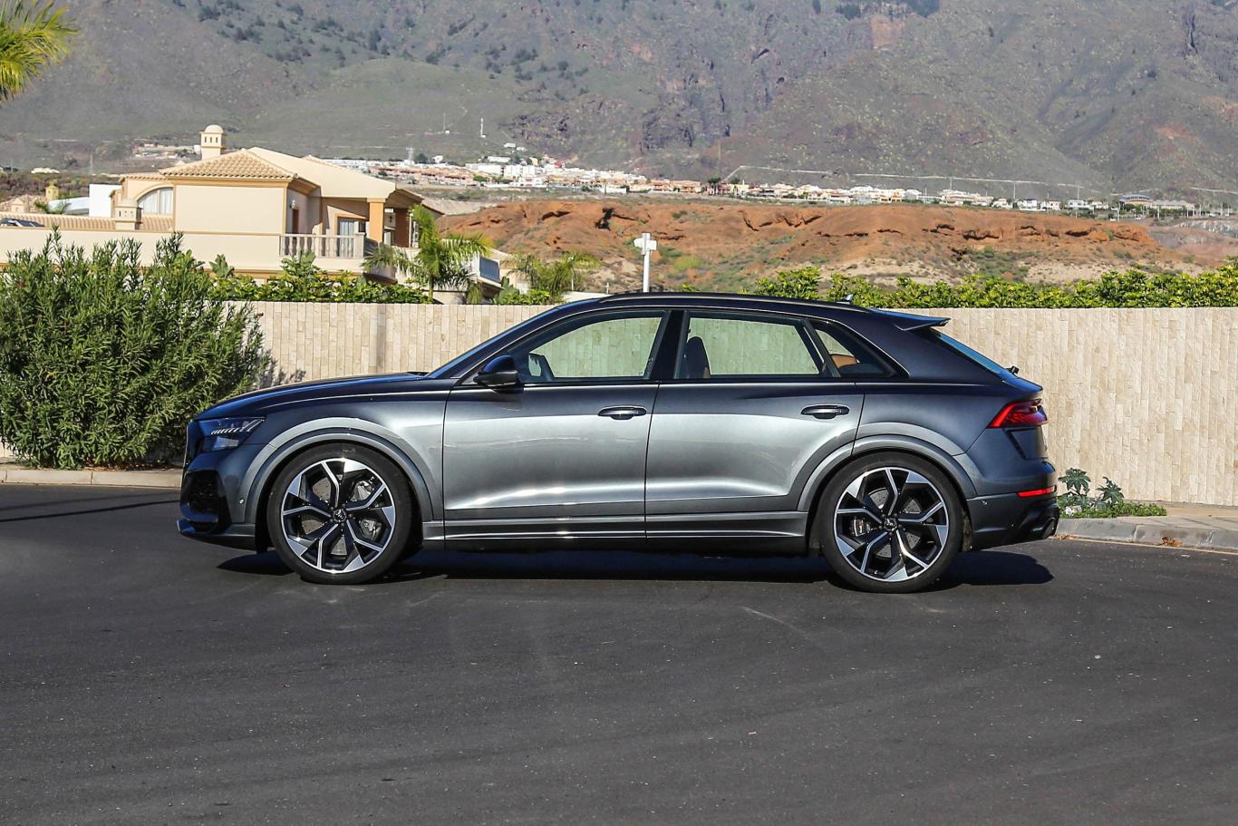 【奥迪RS Q8RS Q8 4.0T 尊享版正侧车头向左水平图片-汽车图片大全】-易车