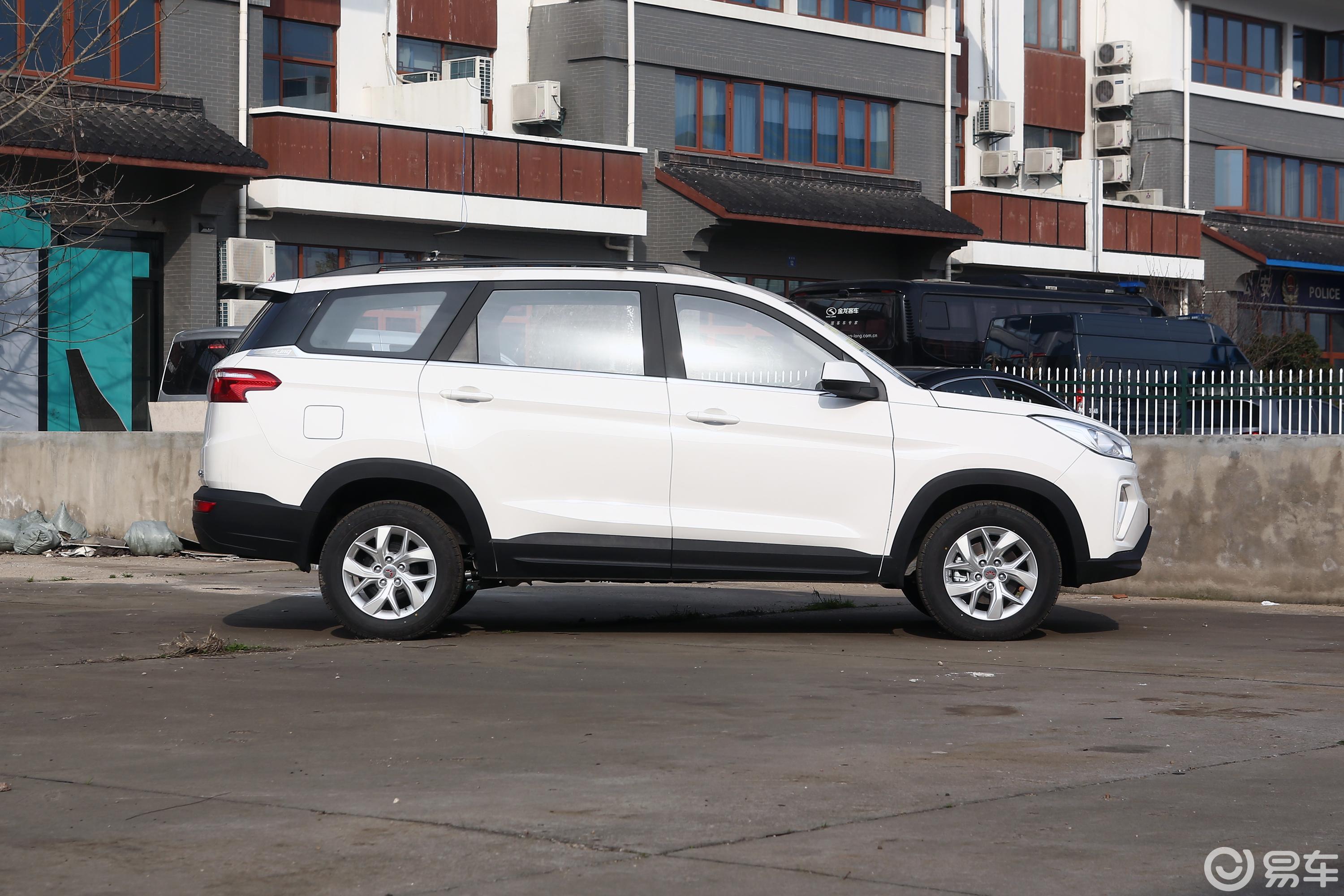 【五菱宏光S31.5L 手动 舒适型 国VI正侧车头向右水平图片-汽车图片大全】-易车