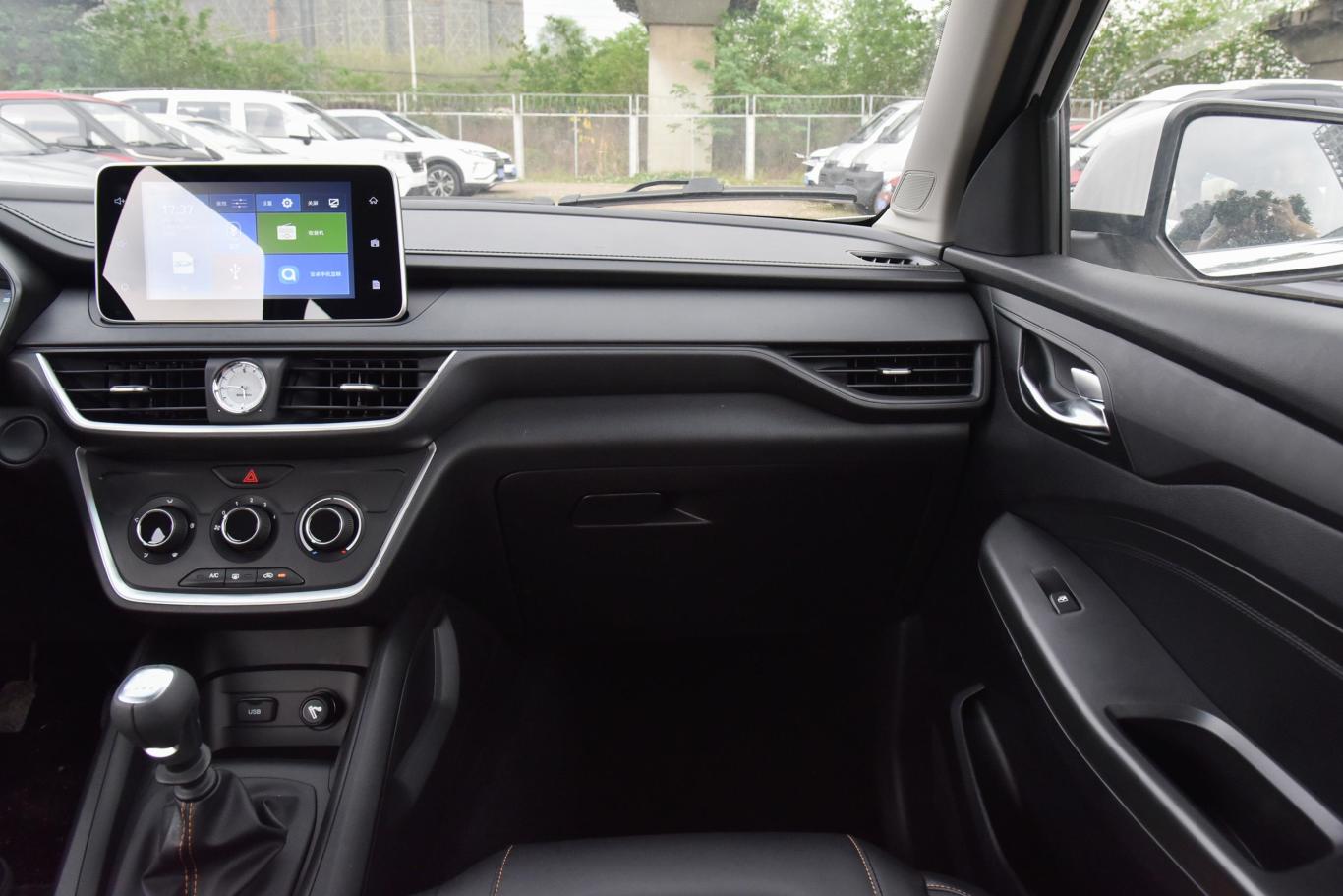 【五菱宏光S31.5T 手动 舒适型 国VI副驾驶位区域图片-汽车图片大全】-易车