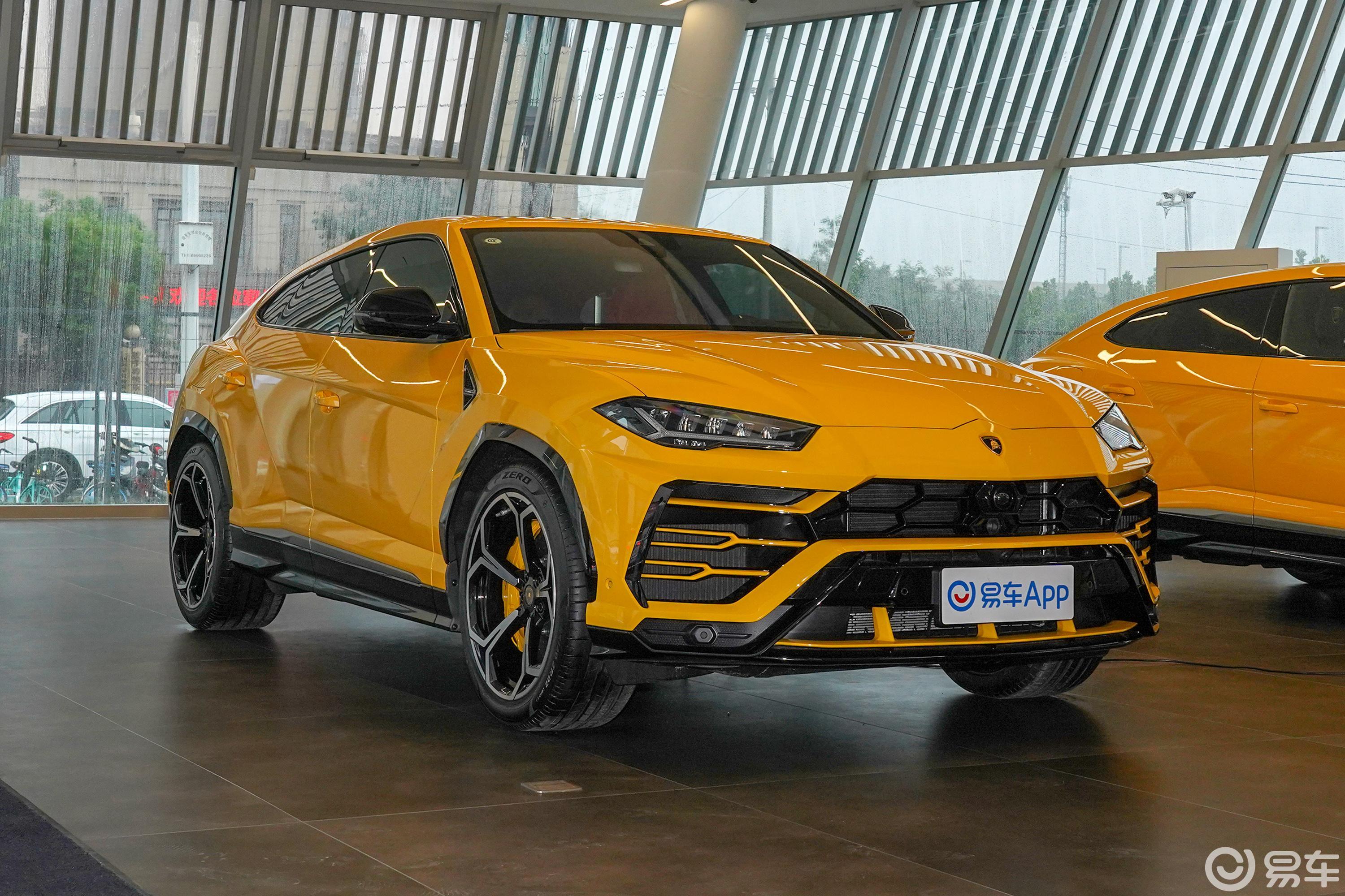 【Urus4.0T V8侧前45度车头向右水平图片-汽车图片大全】-易车