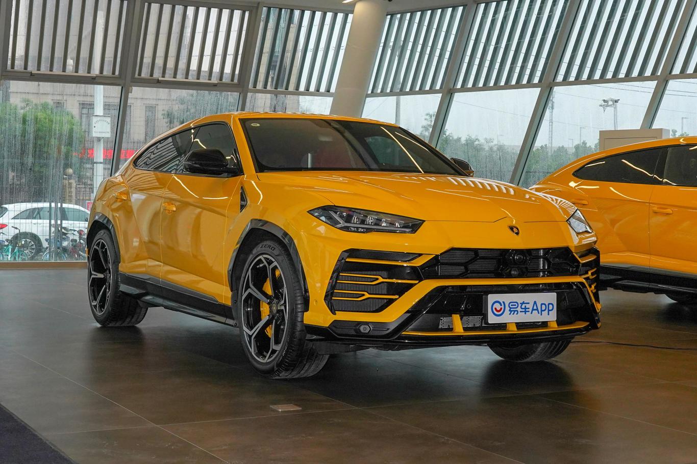 【Urus4.0T V8侧前45度车头向右水平图片-汽车图片大全】-易车