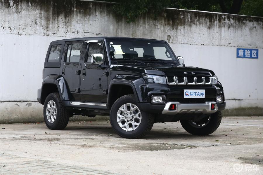 【北京BJ402019款BJ40 PLUS 2.3T 手动 尊贵型 国VI侧前45度车头向右水平汽车图片-汽车图片大全】-易车