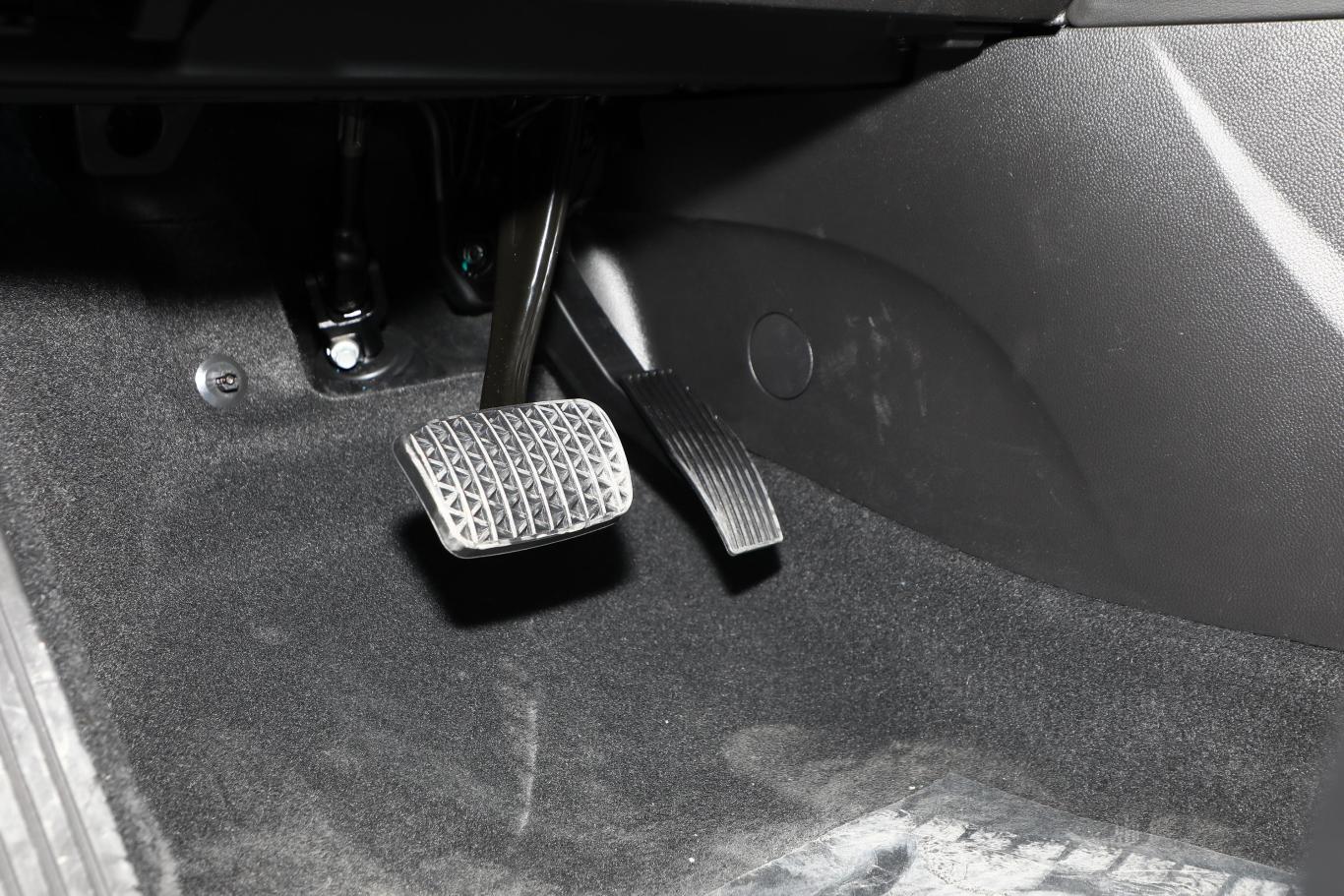 【昂科威532T 两驱 领先型脚踏板图片-汽车图片大全】-易车