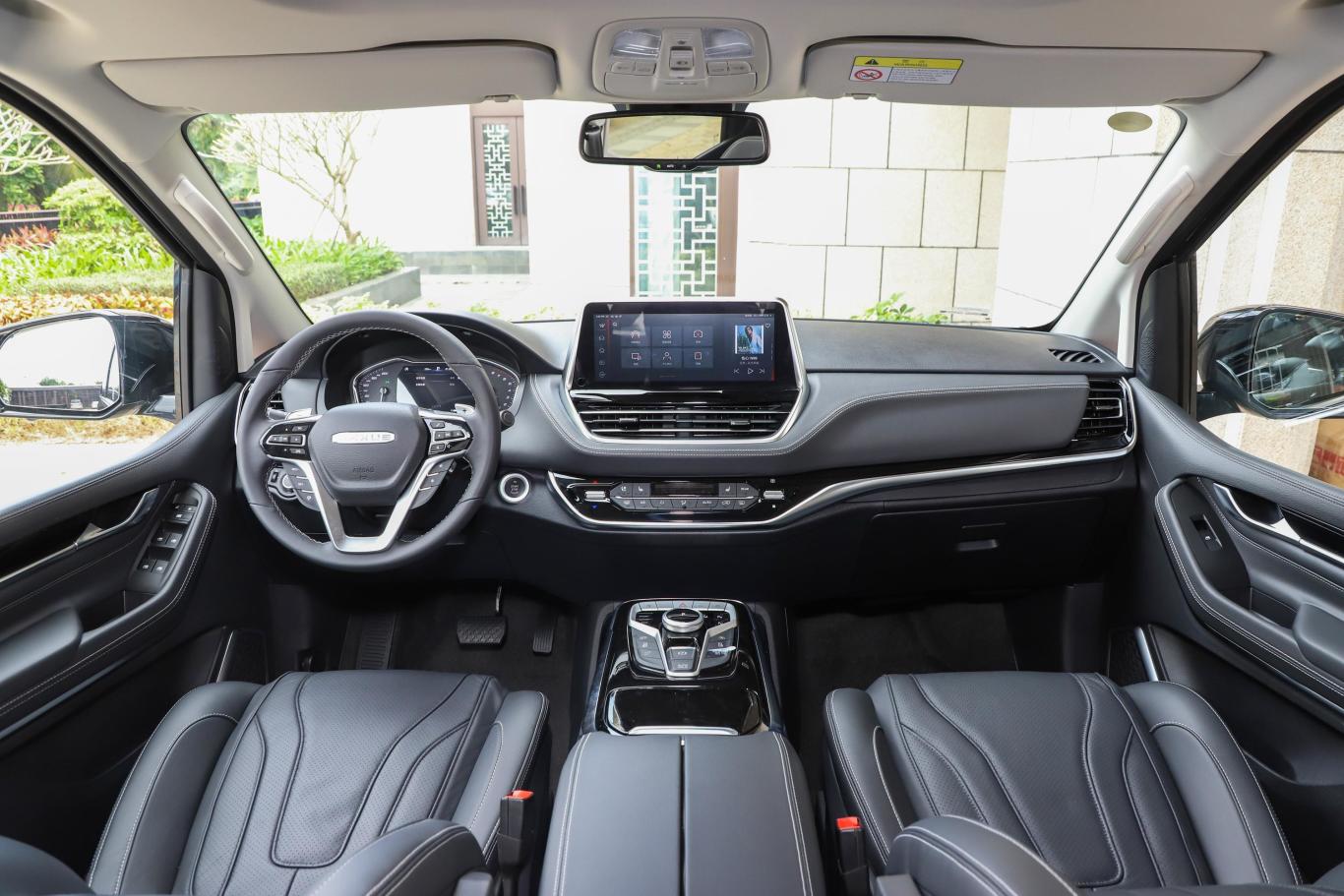 【大通G20PLUS 2.0T 自动旗舰版 汽油内饰全景正拍图片-汽车图片大全】-易车