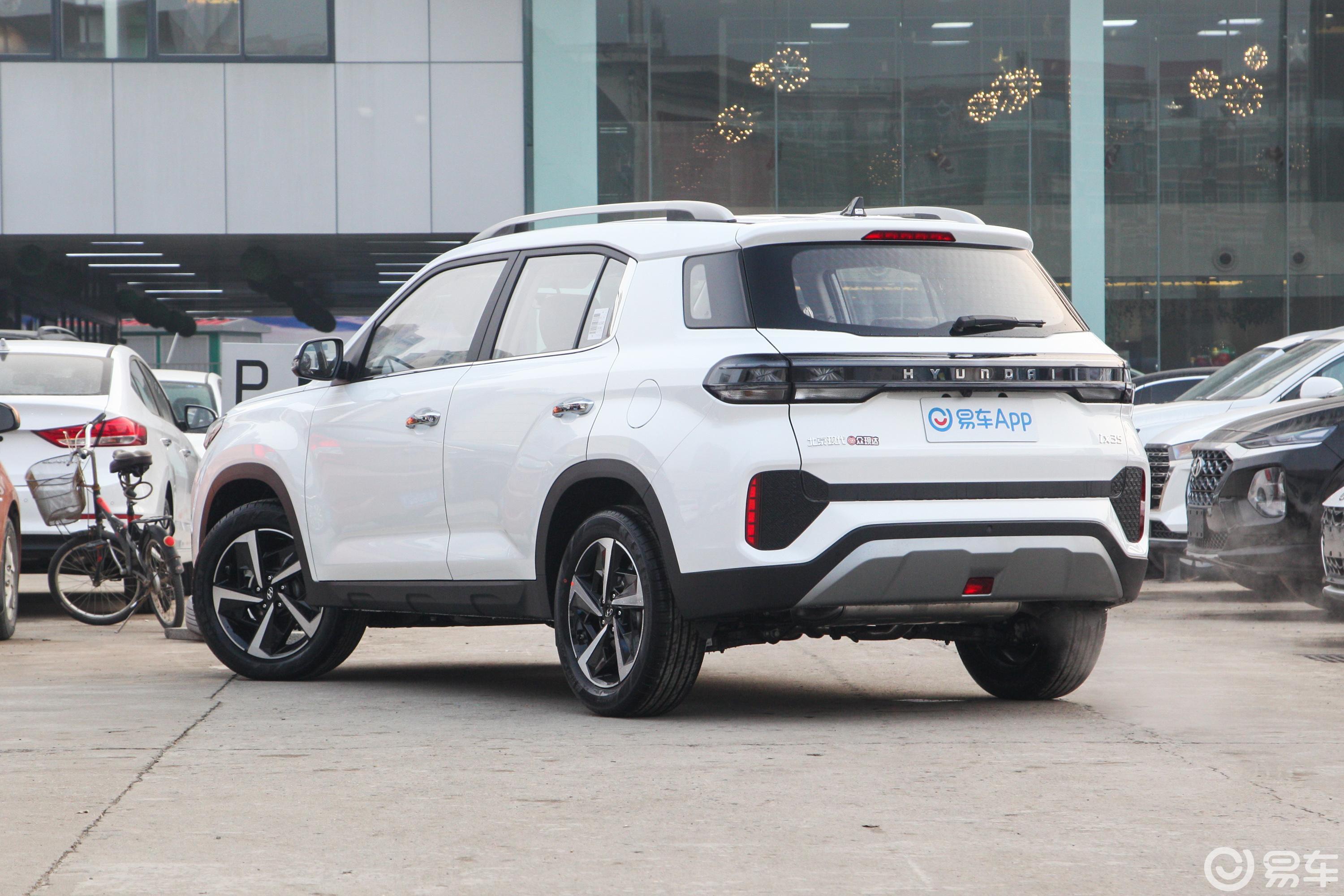 【现代ix352.0L 自动 两驱 领先版GLS侧后45度车头向左水平图片-汽车图片大全】-易车