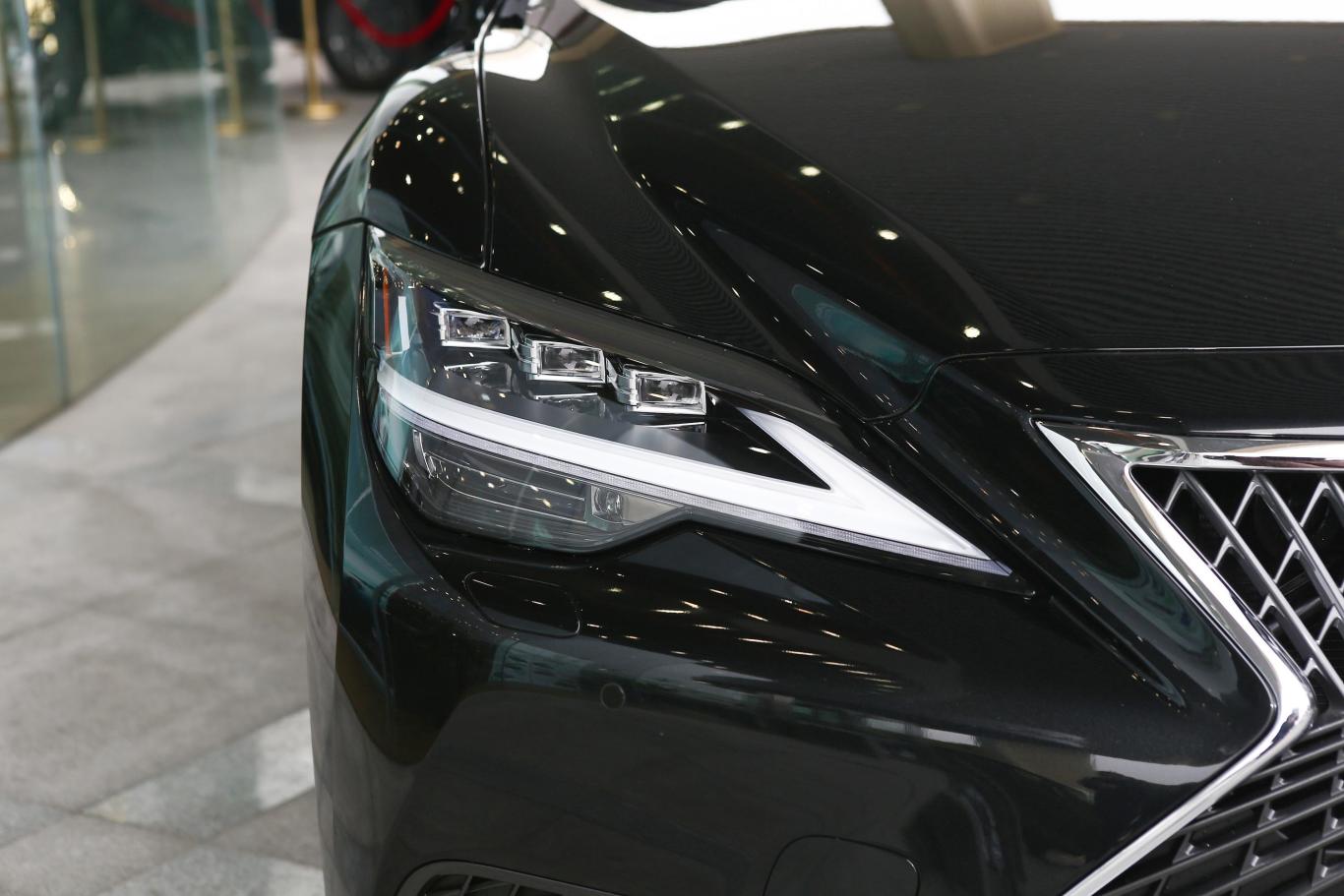 【雷克萨斯LS500h 卓越版外观灯组图片-汽车图片大全】-易车