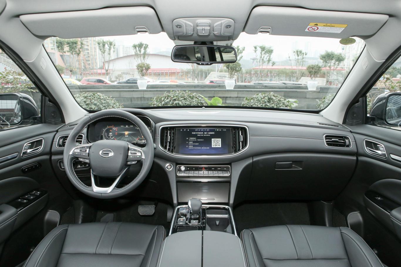 【传祺GS8390T 两驱 暗夜骑士版内饰全景正拍图片-汽车图片大全】-易车