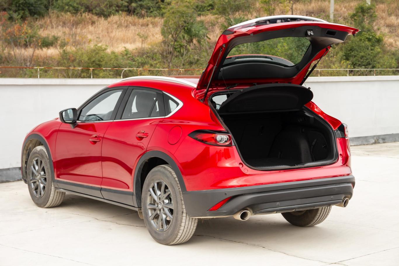 【马自达CX-42.0L 手自一体 两驱 蓝天领先版后备厢开启45度侧拍图片-汽车图片大全】-易车