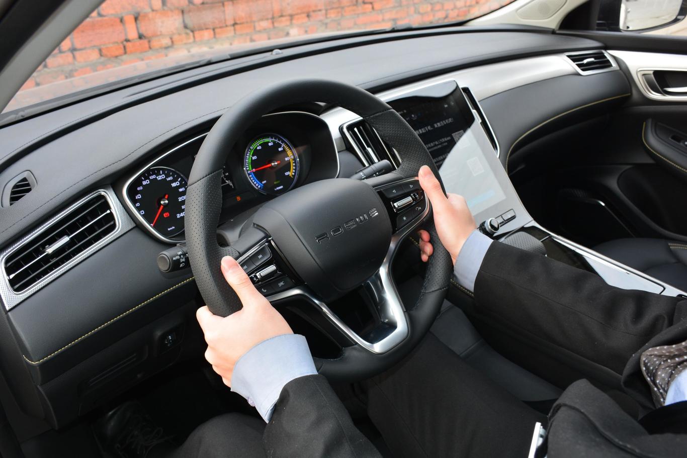 【荣威ei6 MAX 插电混动1.5T PHEV爽酷版主驾驶位图片-汽车图片大全】-易车