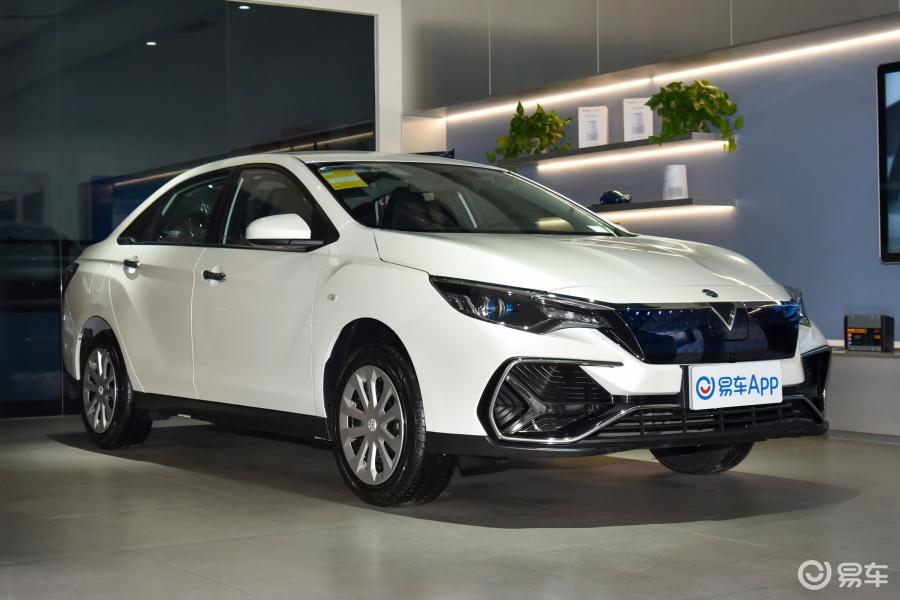 【启辰D60 EV2020款标准续航智行版侧前45度车头向右水平汽车图片-汽车图片大全】-易车