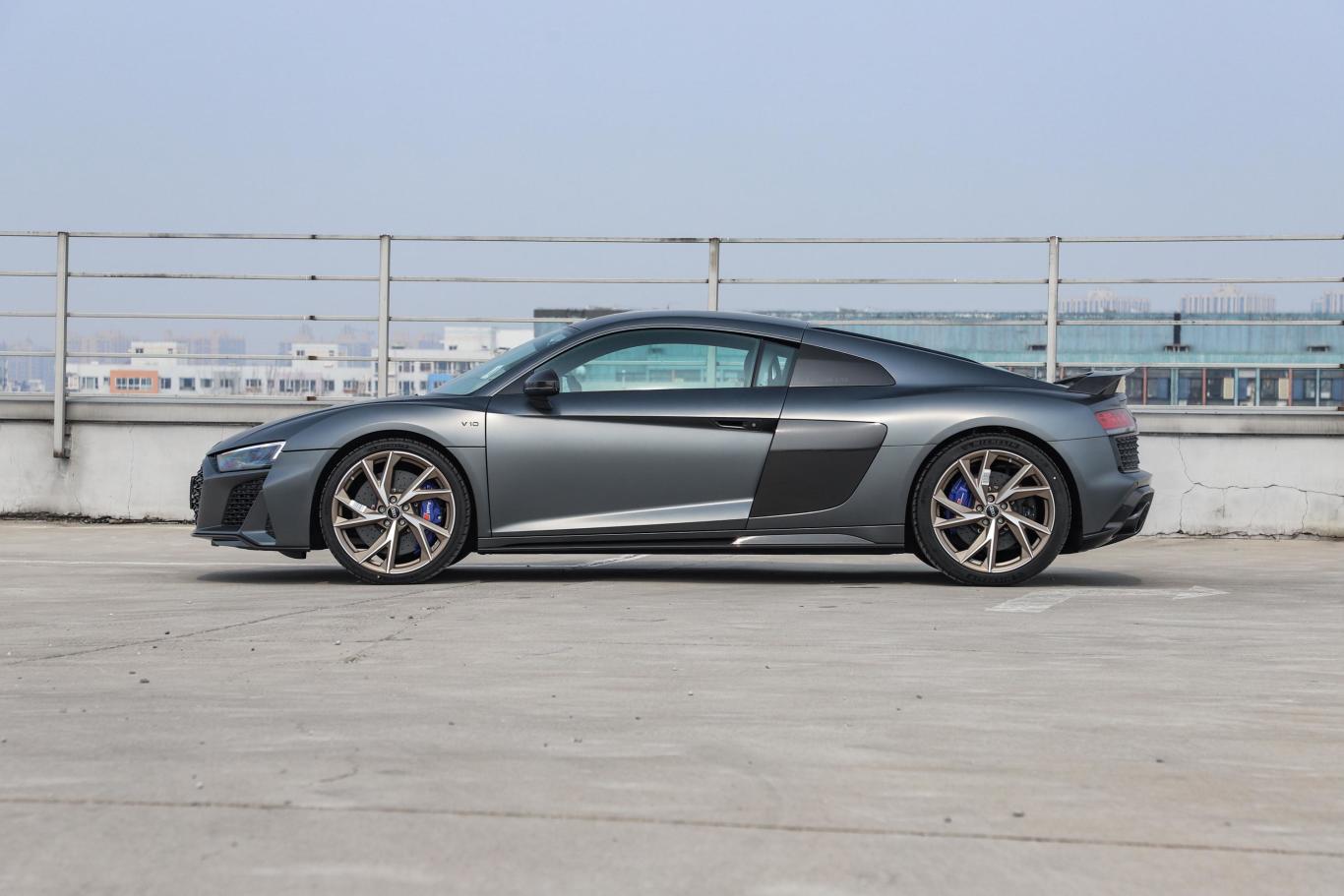 【奥迪R8R8 V10 Coupe Performance 收藏家版正侧车头向左水平图片-汽车图片大全】-易车