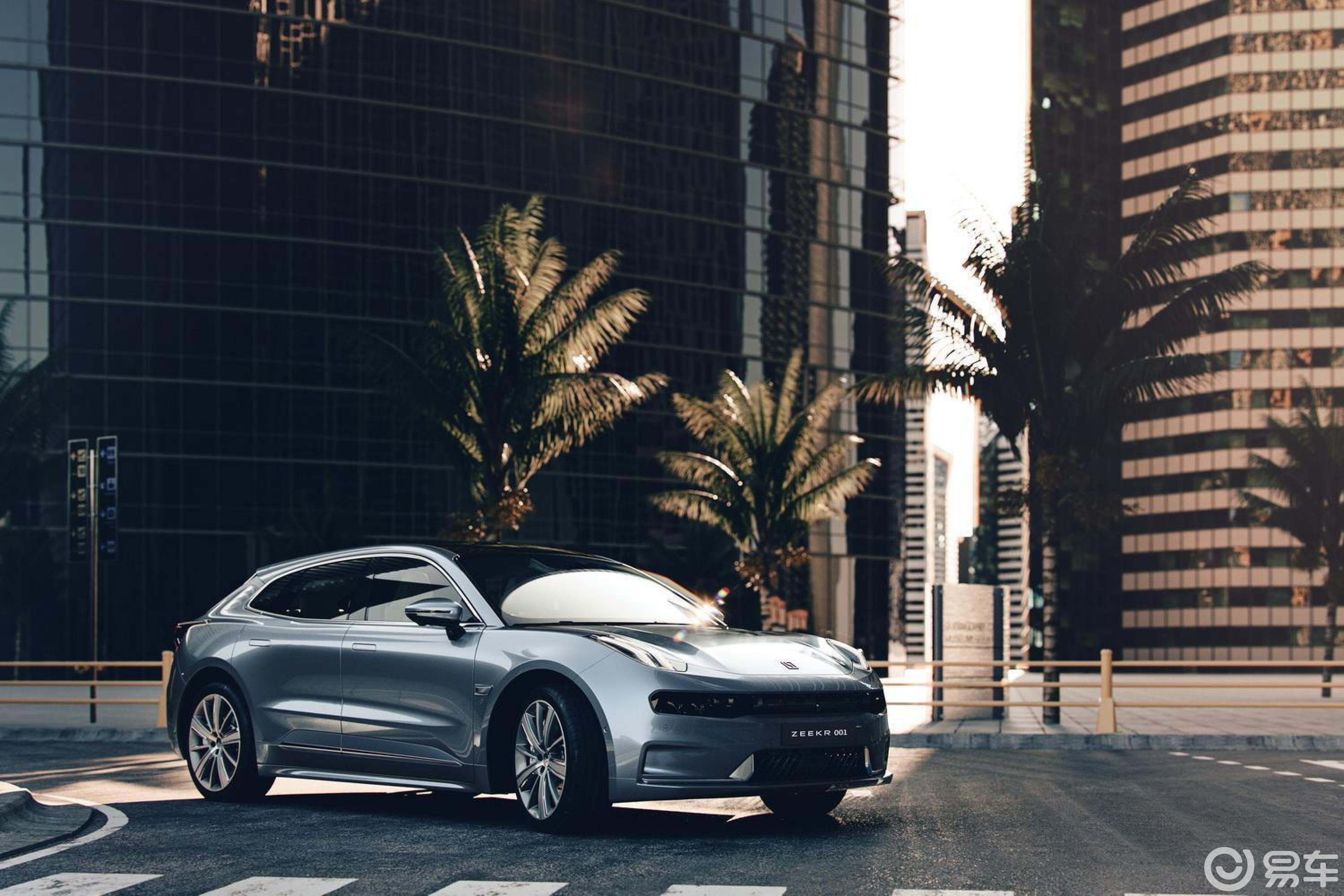 【ZEEKR 001图片-汽车图片大全】-易车