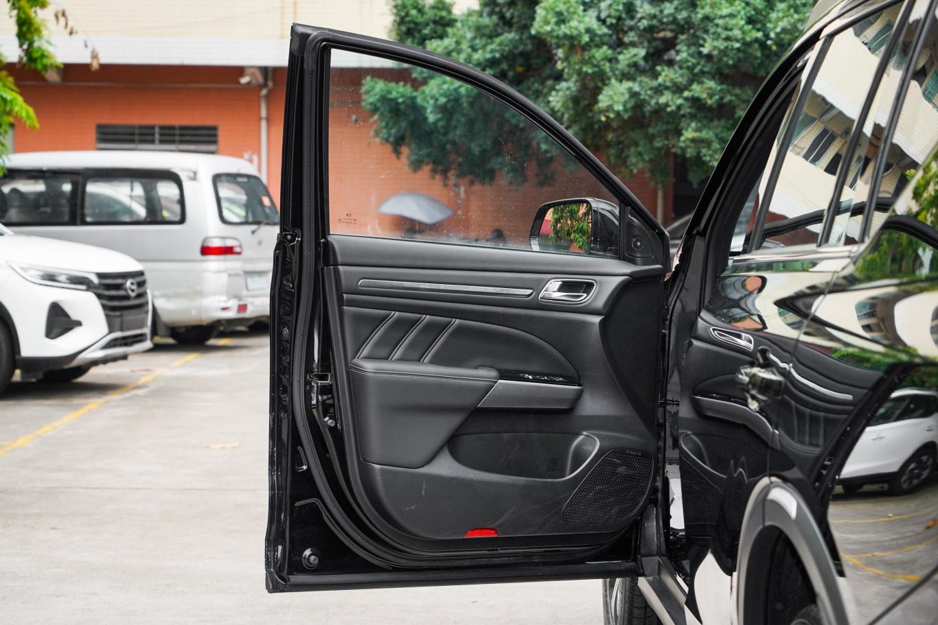 【传祺GS8390T 两驱 豪华版 5座驾驶员侧前车门图片-汽车图片大全】-易车