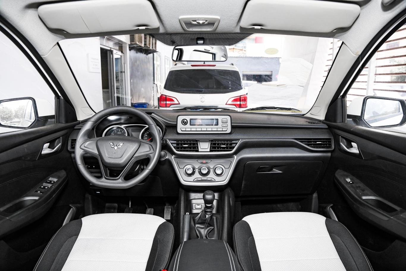 【五菱宏光S31.5T 手动 标准型 国VI内饰全景正拍图片-汽车图片大全】-易车