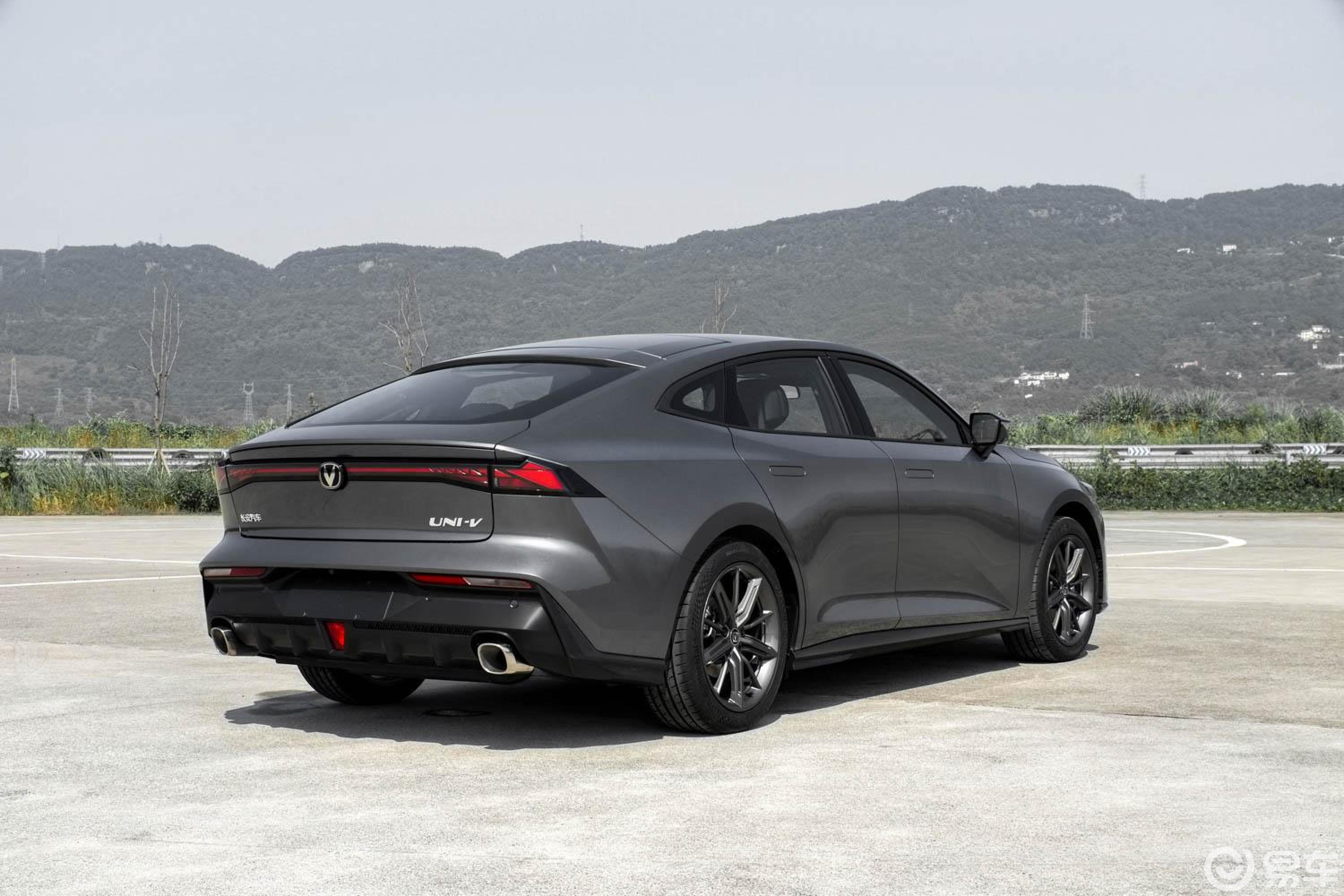 【长安UNI-V图片-汽车图片大全】-易车