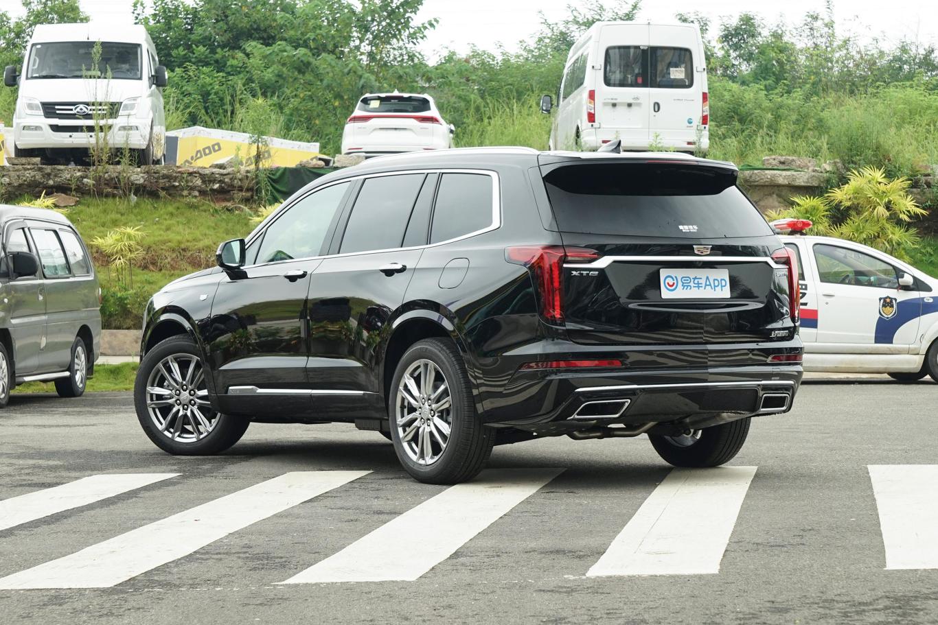 【凯迪拉克XT6轻混 2.0T 两驱豪华型 7座侧后45度车头向左水平图片-汽车图片大全】-易车