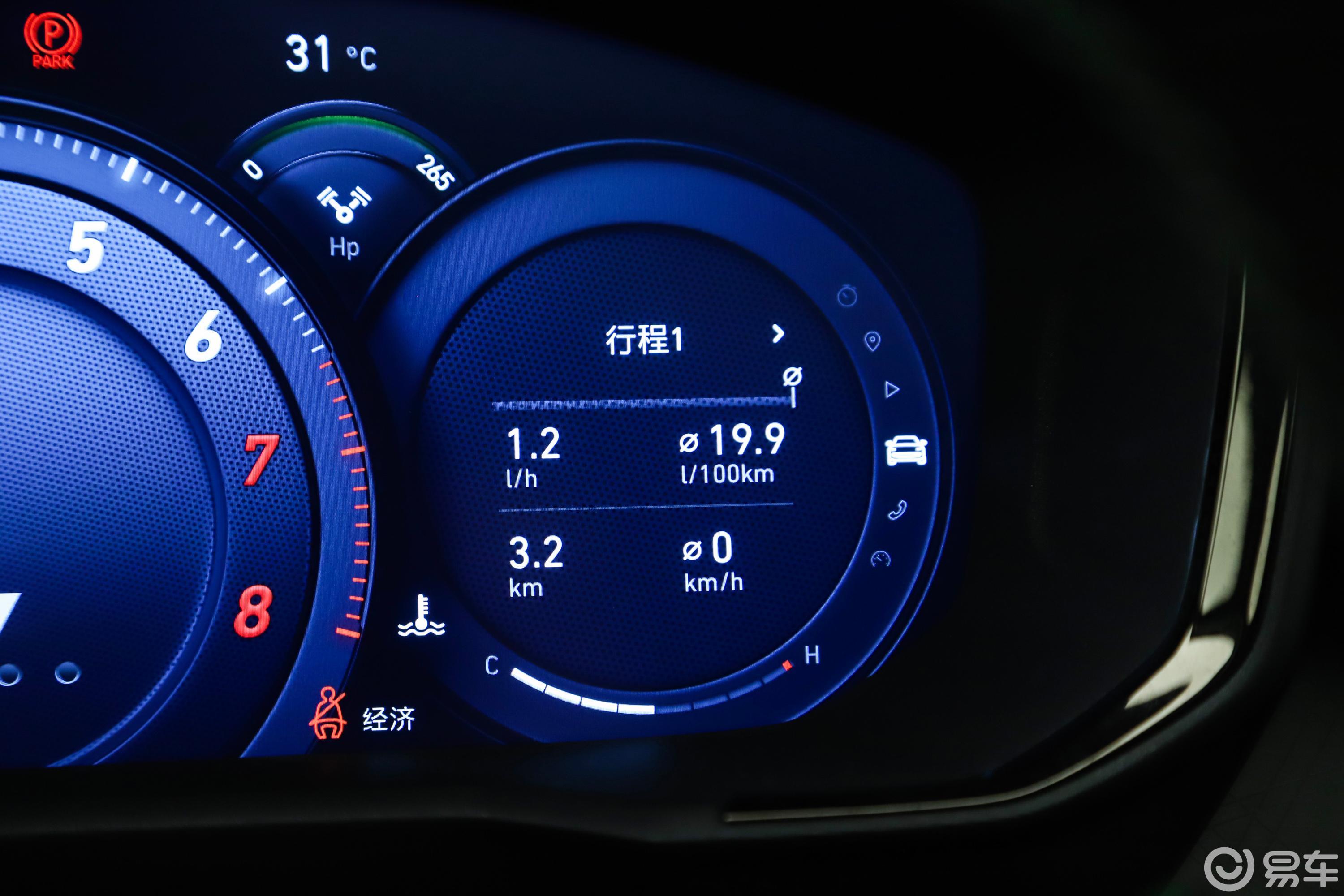 【领克0505+ 2.0T 四驱性能套装主驾驶位图片-汽车图片大全】-易车