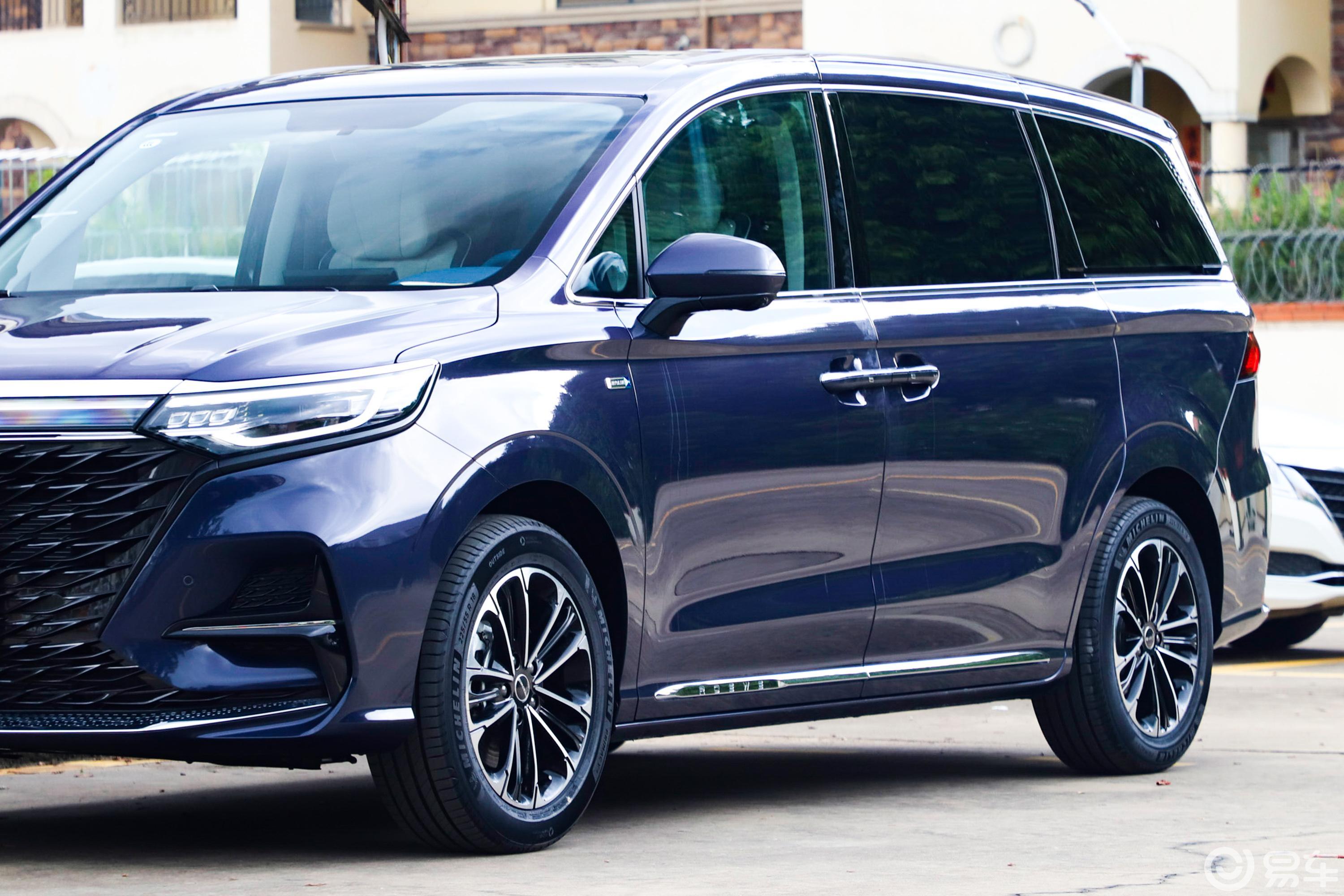 【荣威iMAX8400TGI 欢聚版外观细节图片-汽车图片大全】-易车