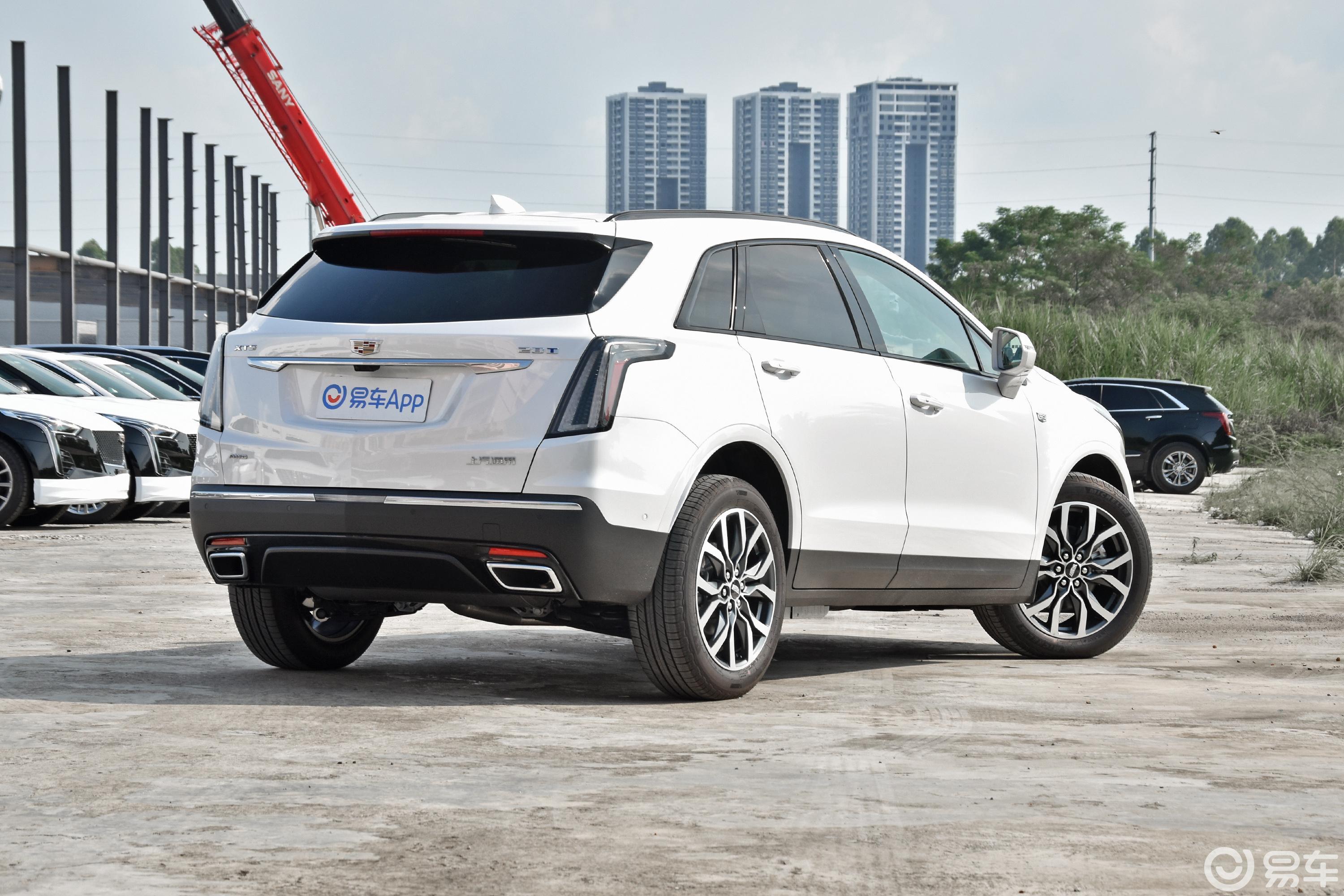 【凯迪拉克XT5轻混 2.0T 四驱铂金型侧后45度车头向右水平图片-汽车图片大全】-易车