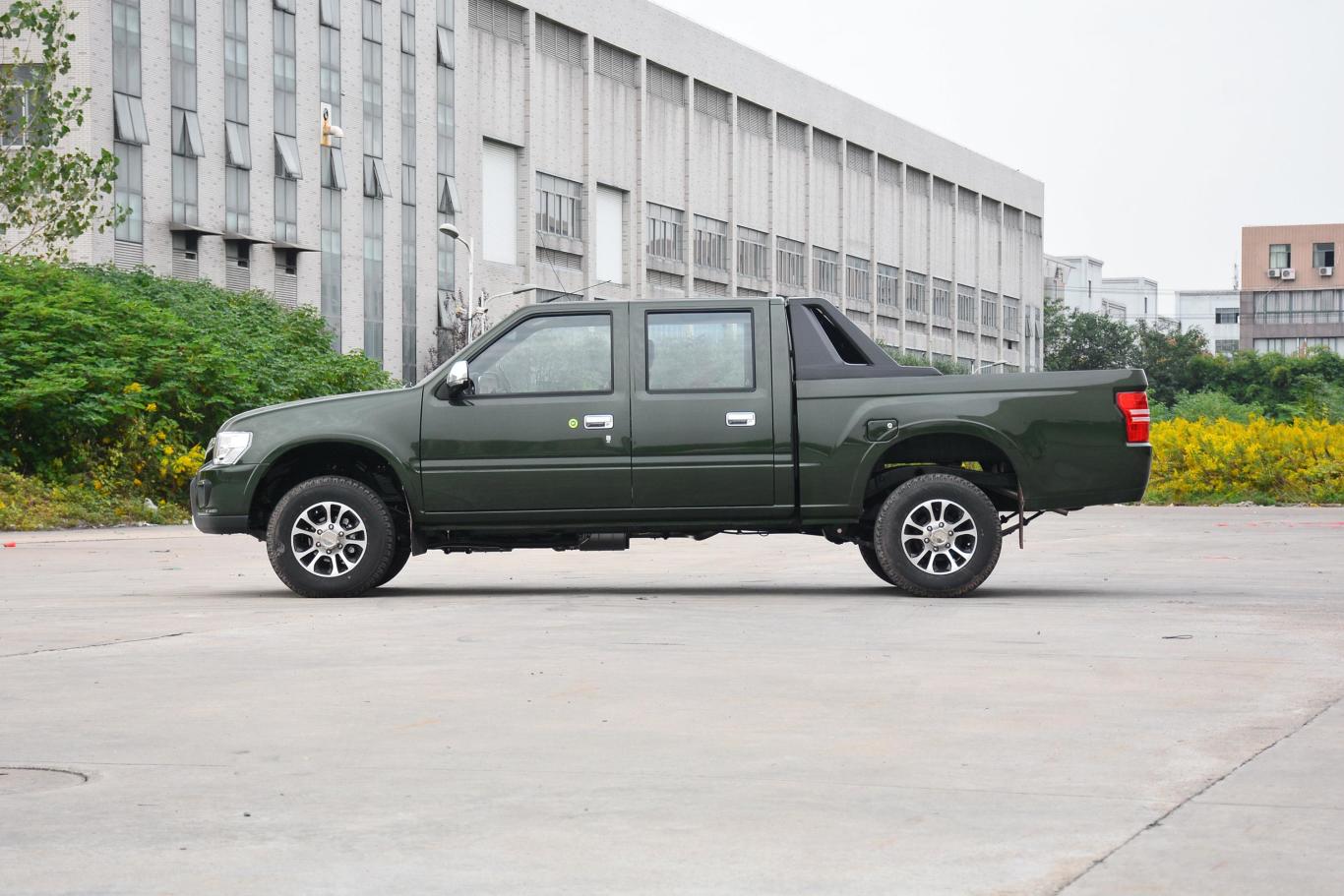 【庆铃五十铃T173.0T 两驱加长轴距栏板车正侧车头向左水平图片-汽车图片大全】-易车