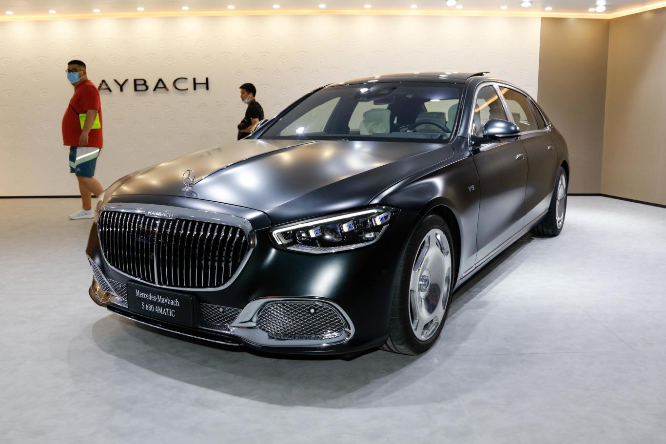 【迈巴赫S级S 680 4MATIC 匠心高定首发版侧后45度车头向左水平图片-汽车图片大全】-易车