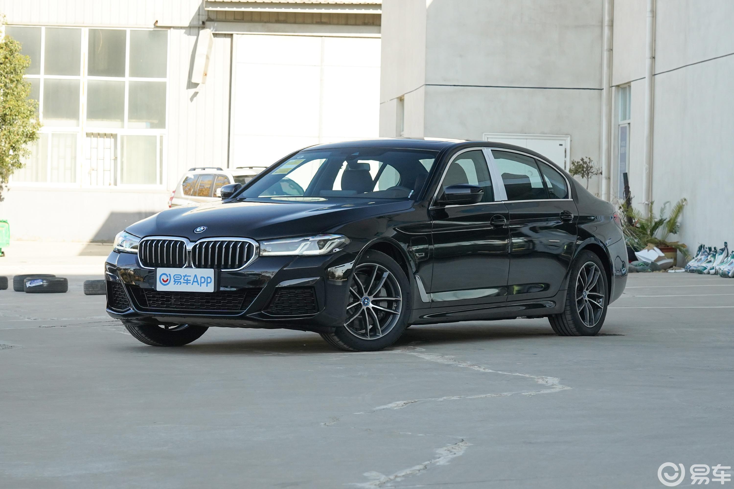 【宝马5系 插电混动改款 535Le M运动套装侧前45度车头向左水平图片-汽车图片大全】-易车