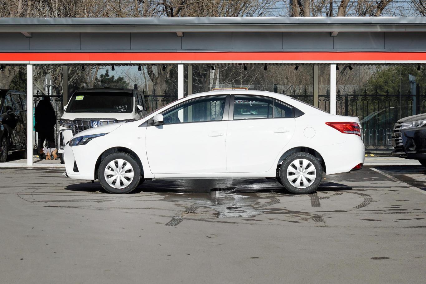 【YARiS L 致享1.5L CVT 领先PLUS版正侧车头向左水平图片-汽车图片大全】-易车