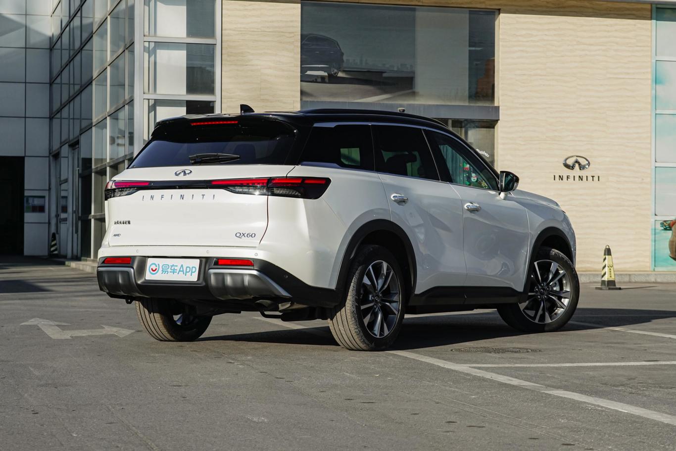 【英菲尼迪QX602.0T 手自一体 四驱 卓越版侧后45度车头向右水平图片-汽车图片大全】-易车