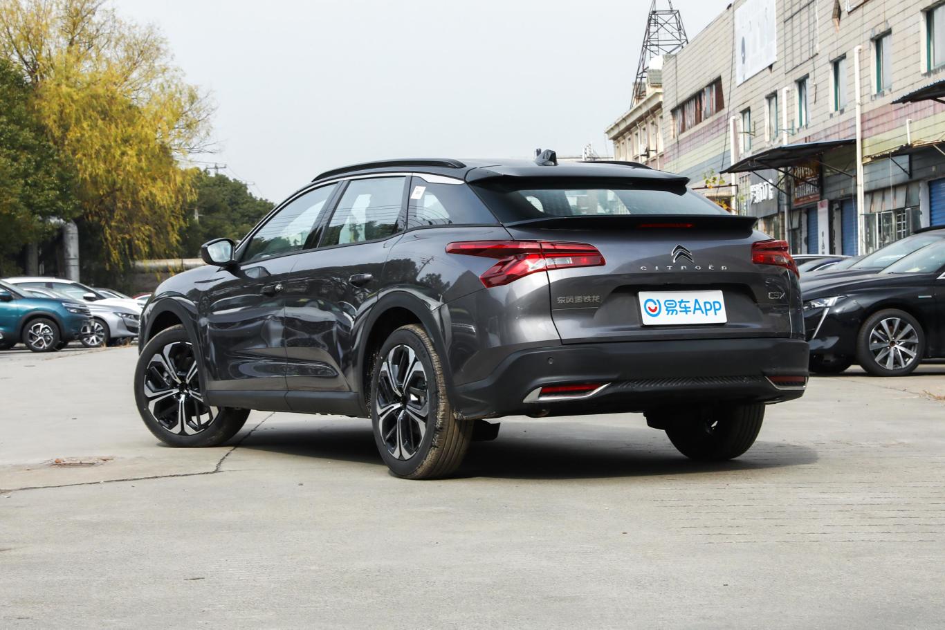 【凡尔赛C5 X1.6T 势不凡侧后45度车头向左水平图片-汽车图片大全】-易车