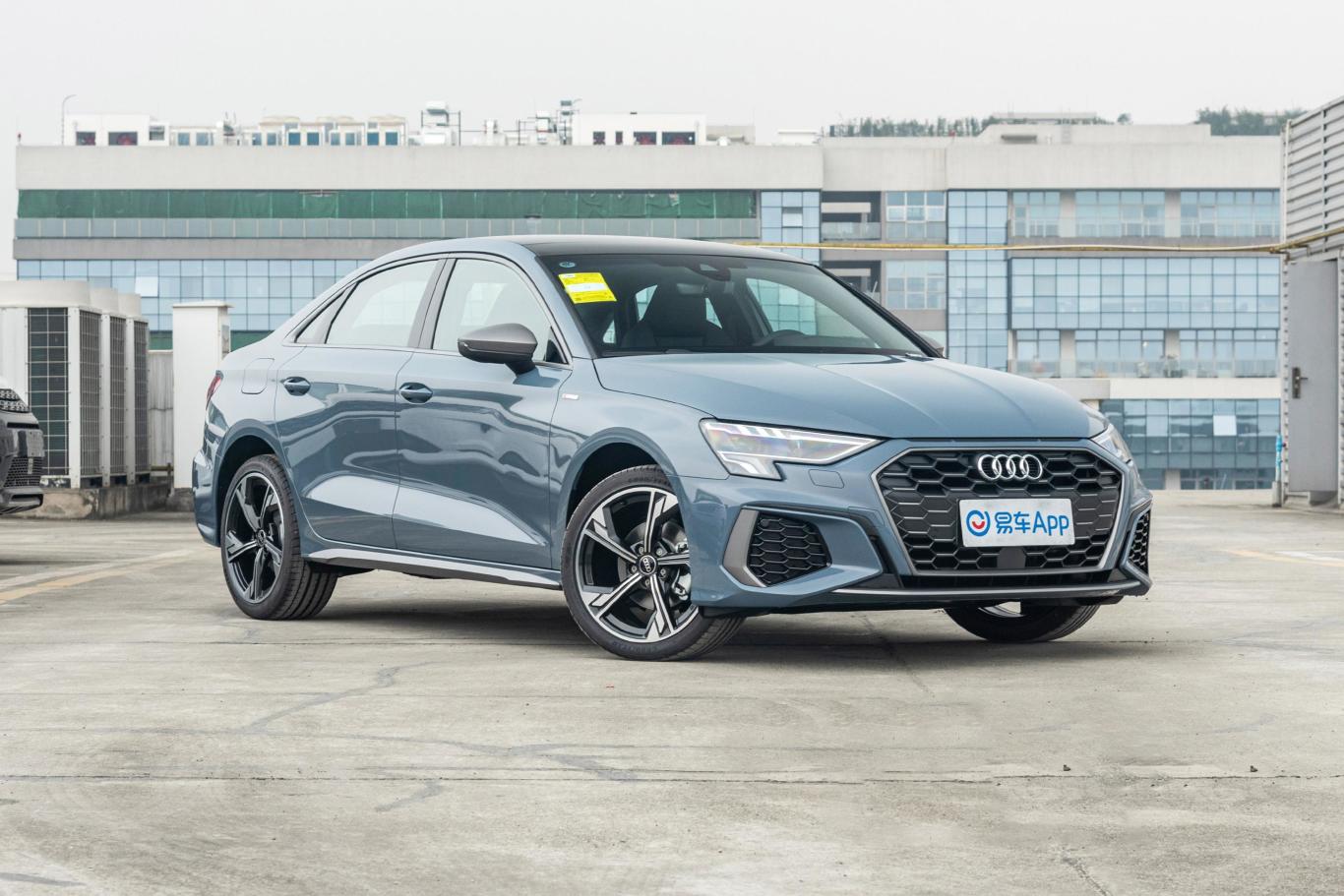 【奥迪A3A3L Limousine 35 TFSI RS套件燃速型侧前45度车头向右水平图片-汽车图片大全】-易车