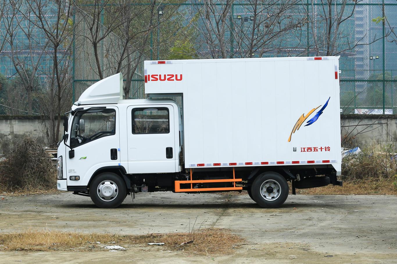 【翼放ECEC5 货厢 2.8T 双排气刹 标准版 国VI正侧车头向左水平图片-汽车图片大全】-易车