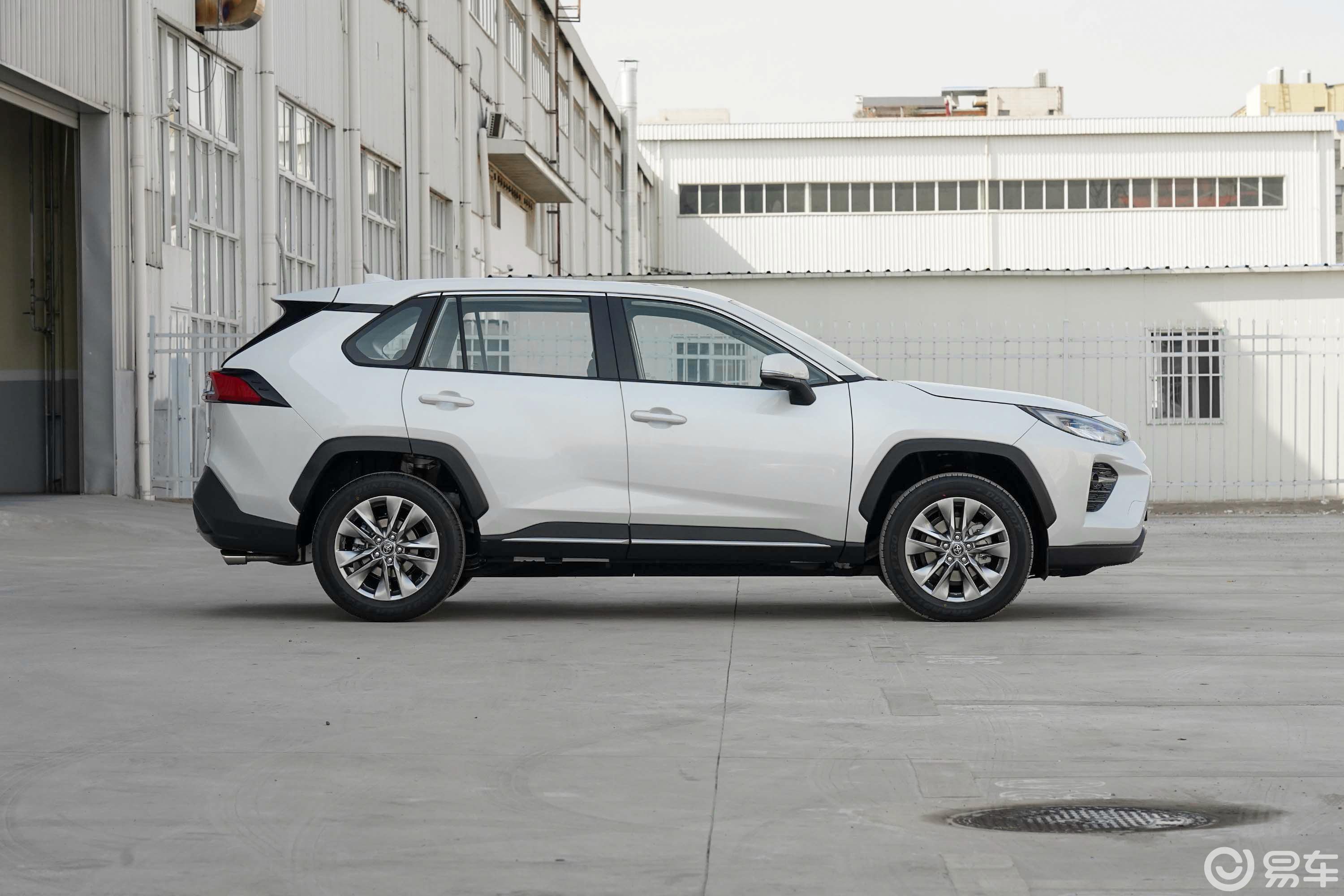 【威兰达2.0L 四驱豪华PLUS版正侧车头向右水平图片-汽车图片大全】-易车