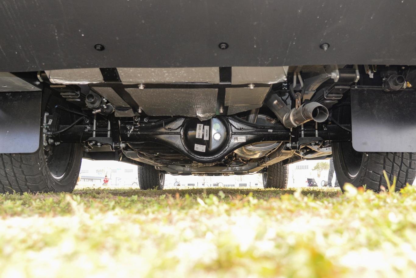 【大通T90房车探索家T90 2.0T 越野绿-防爆漆后悬架整体图片-汽车图片大全】-易车