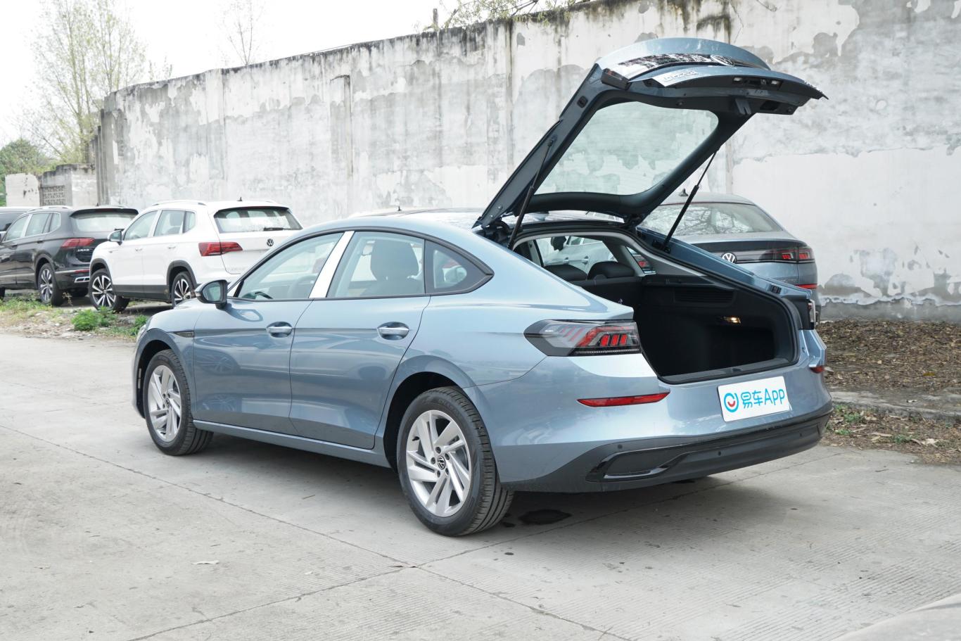 【凌渡凌渡L 280TSI 热辣版后备厢开启45度侧拍图片-汽车图片大全】-易车